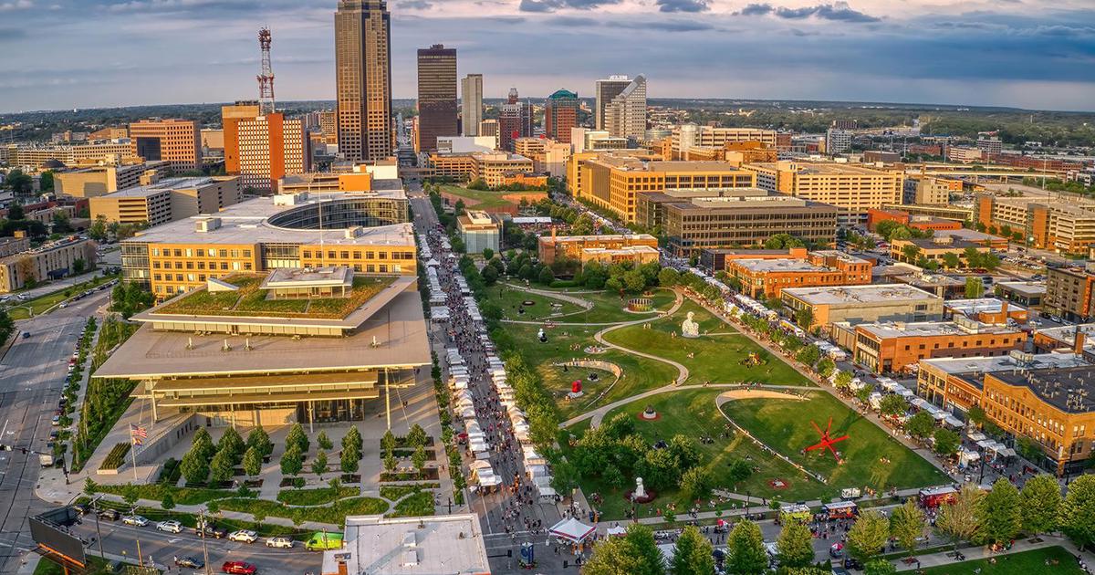 Iowa Car Rentals from $44/day