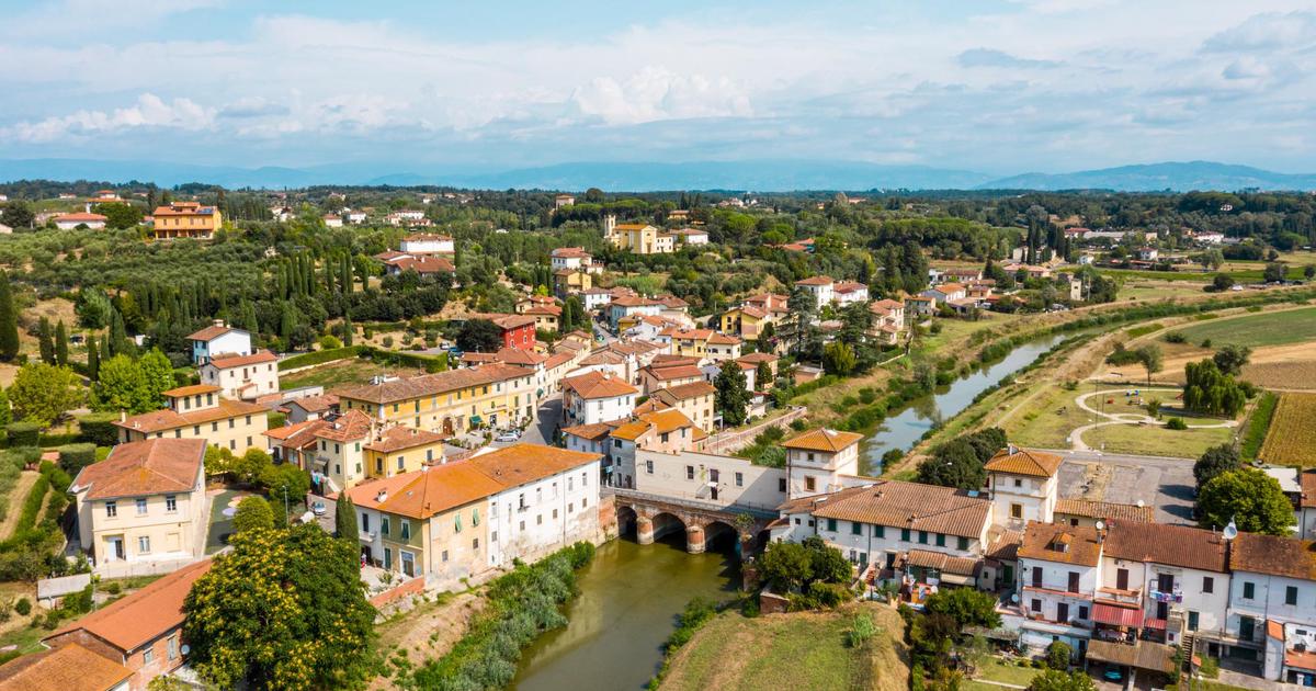 $1411 Business Class Flight Deals from Detroit to Florence